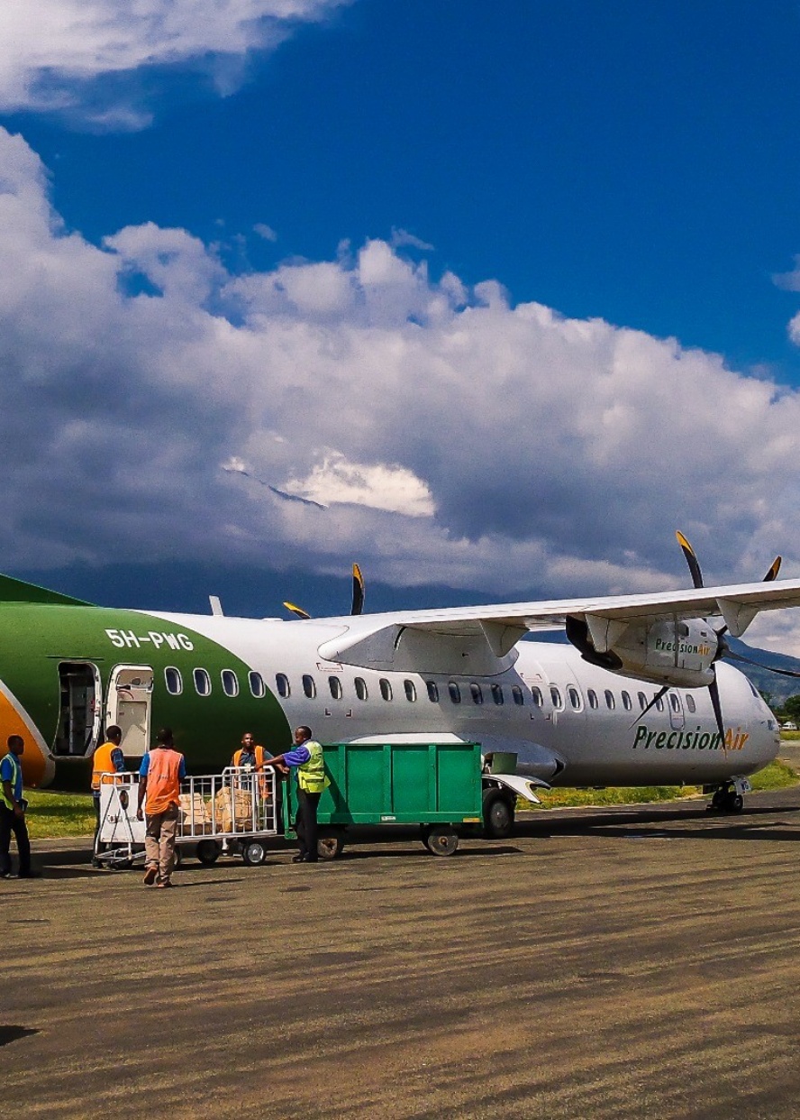 Aereo precipita nel Lago Vittoria in Tanzania: soccorritori sul posto Aereo precipita nel Lago Vittoria in Tanzania: soccorritori sul posto