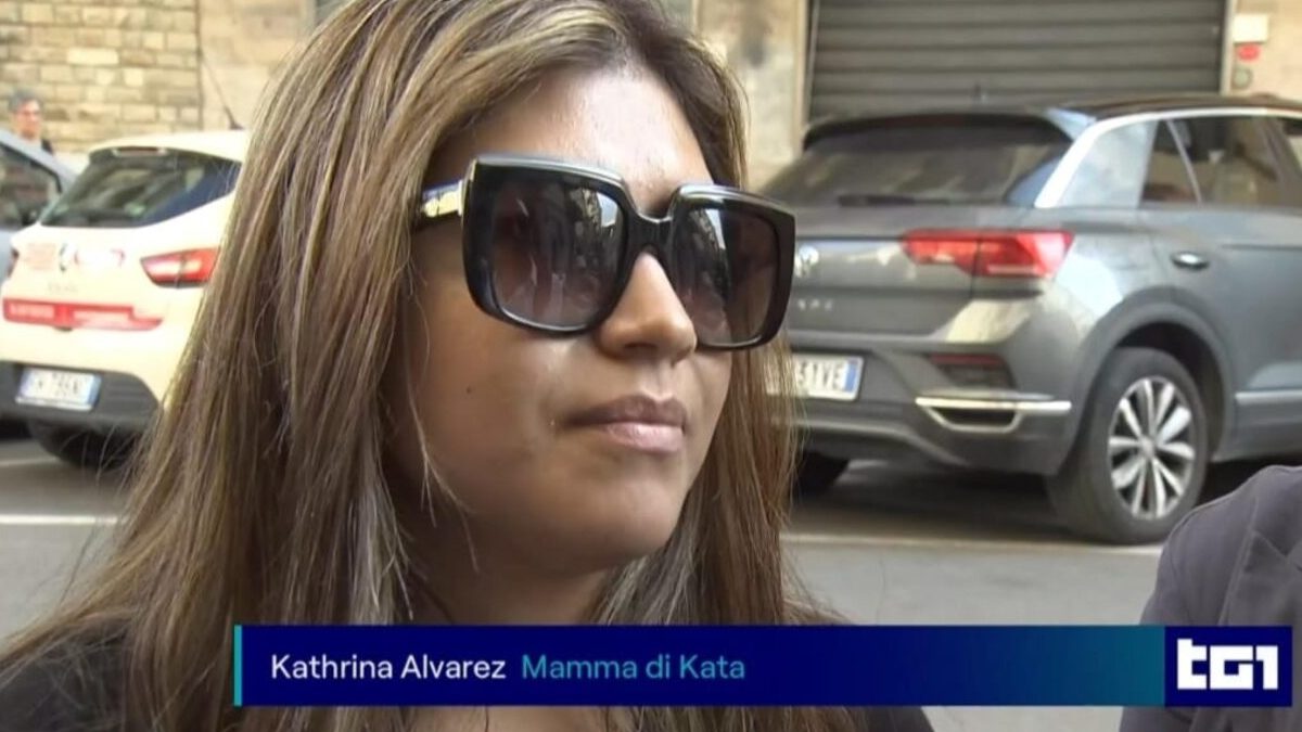 Bimba scomparsa a Firenze, l'annuncio della mamma Bimba scomparsa a Firenze, l'annuncio della mamma